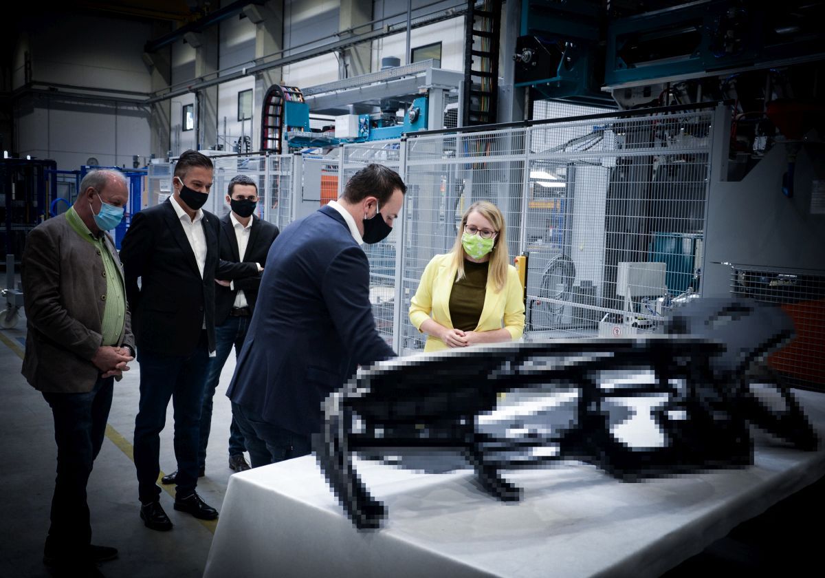 Minister Schramböck visits the 3CON headquarters in Ebbs/AUT | 3CON