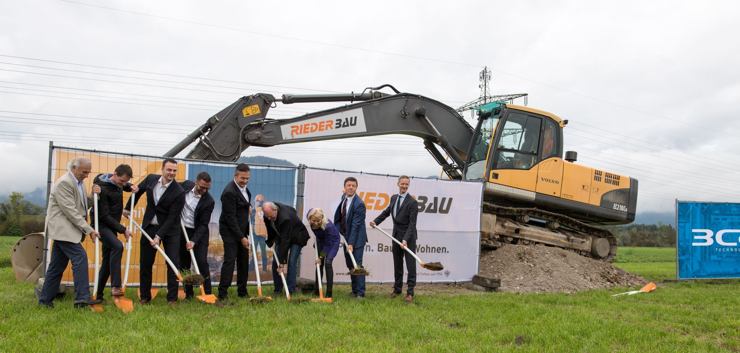 Spatenstich zur umfangreichen Erweiterung des 3CON Firmensitzes in Ebbs ...
